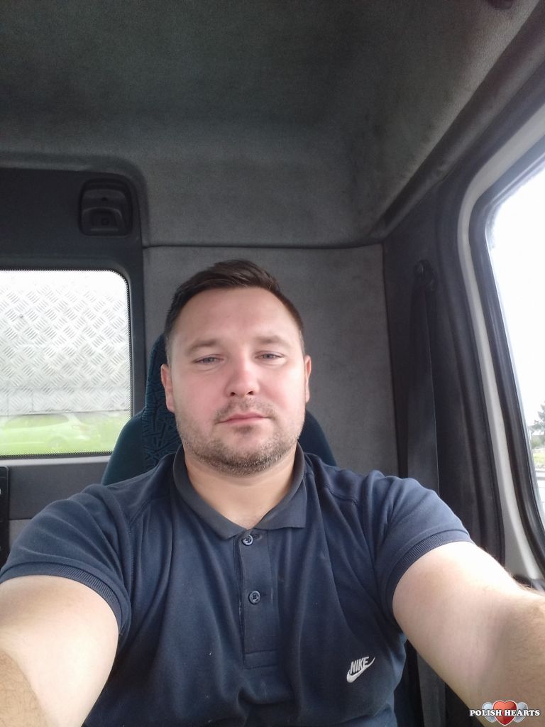 Handsome Polish man: user: Tomekp8, 44 years old